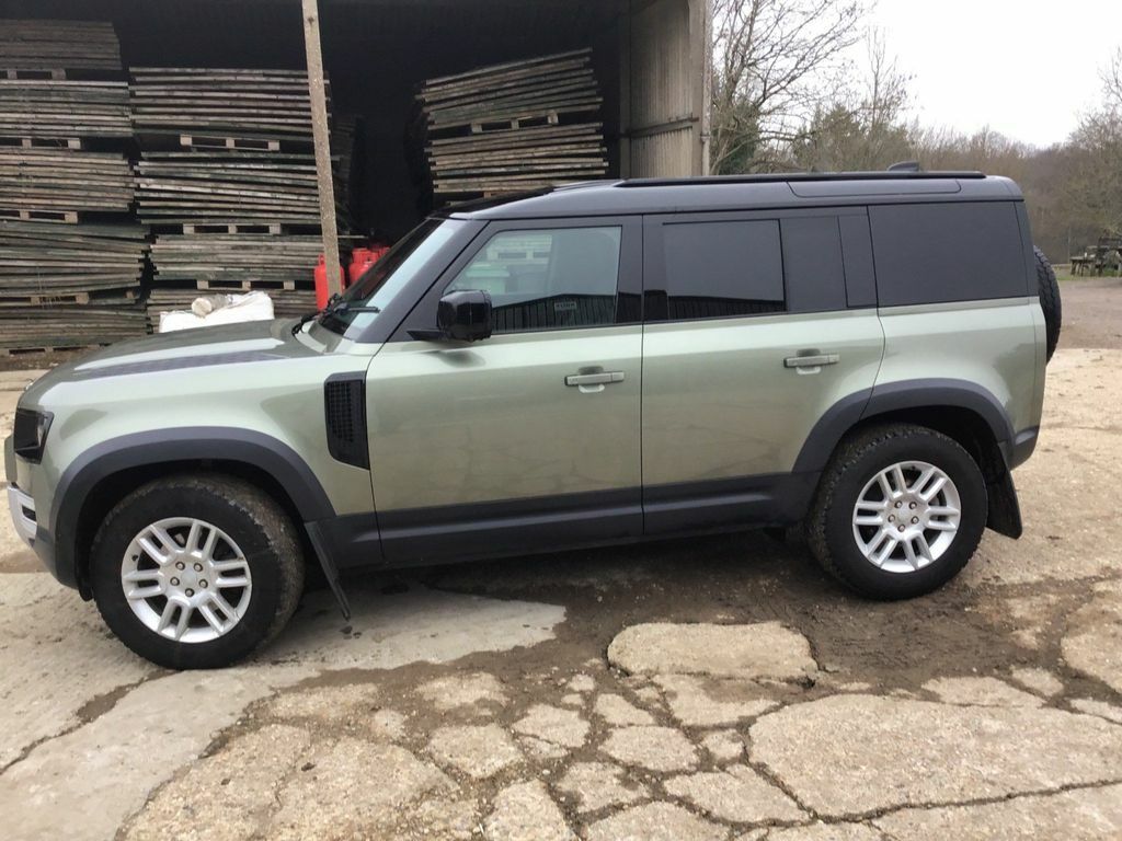 Used 2021 Land Rover Defender 110 3.0 D250 MHEV SE HARD TOP AUTO 4WD ...